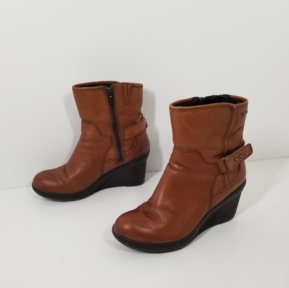 Clarks | Shoes | Clarks Artisan Orange Brown Leather Gortex Waterproof ...